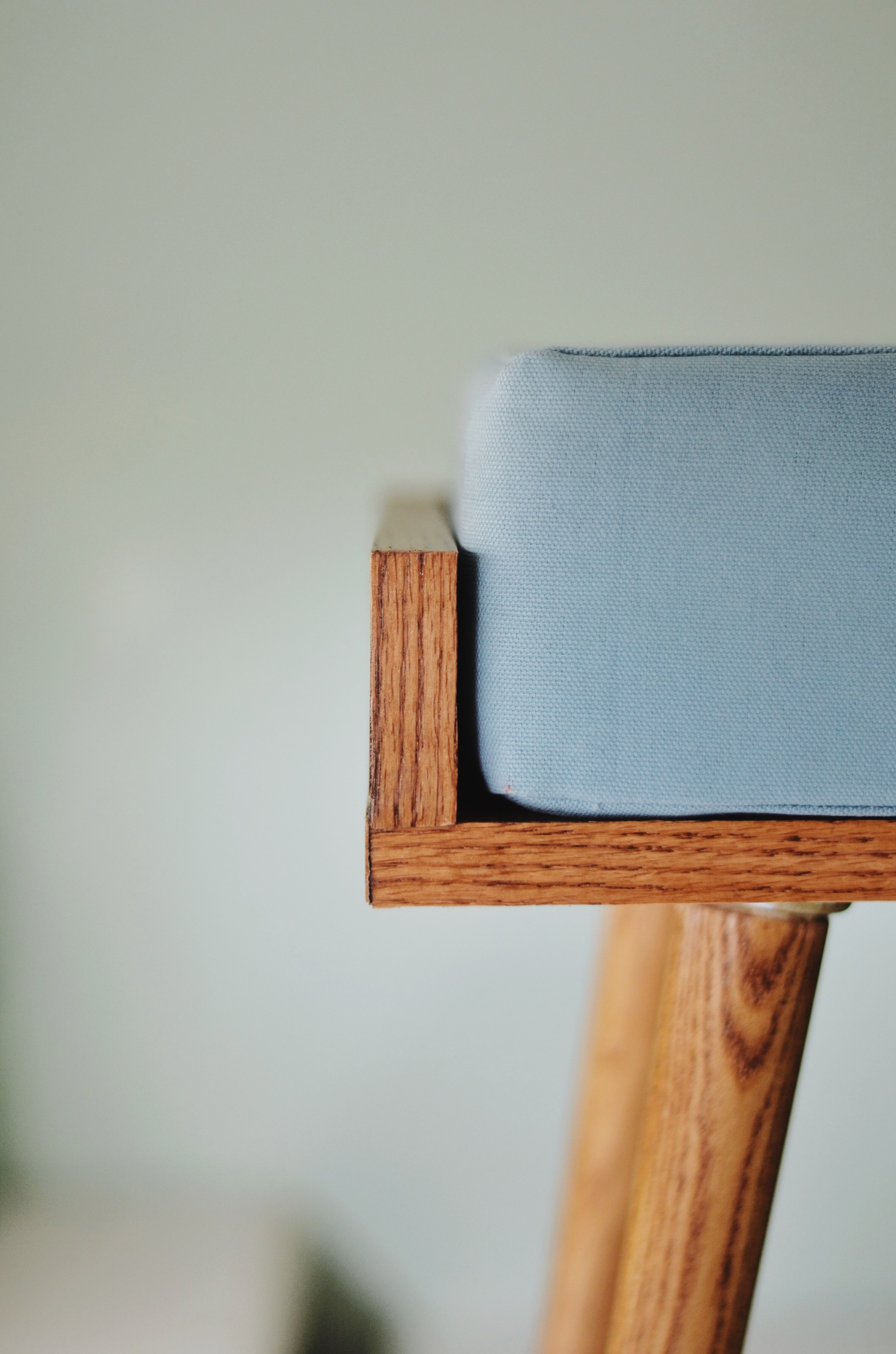 DIY Vanity Stool – Minted Bold